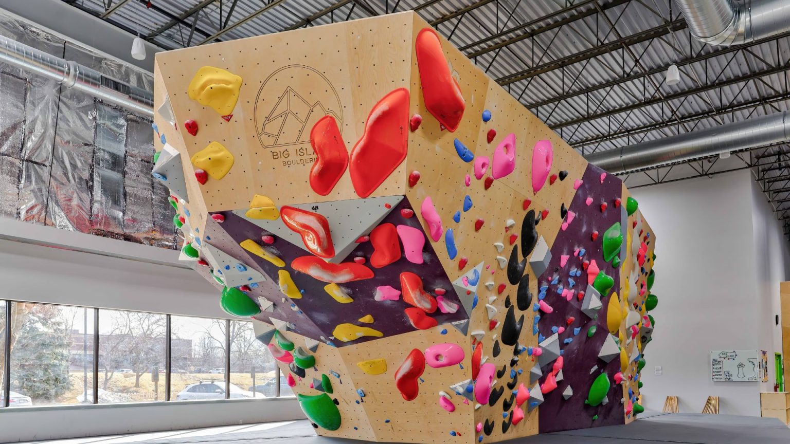 New Bouldering Gym Opens on Minneapolis’ West Side
